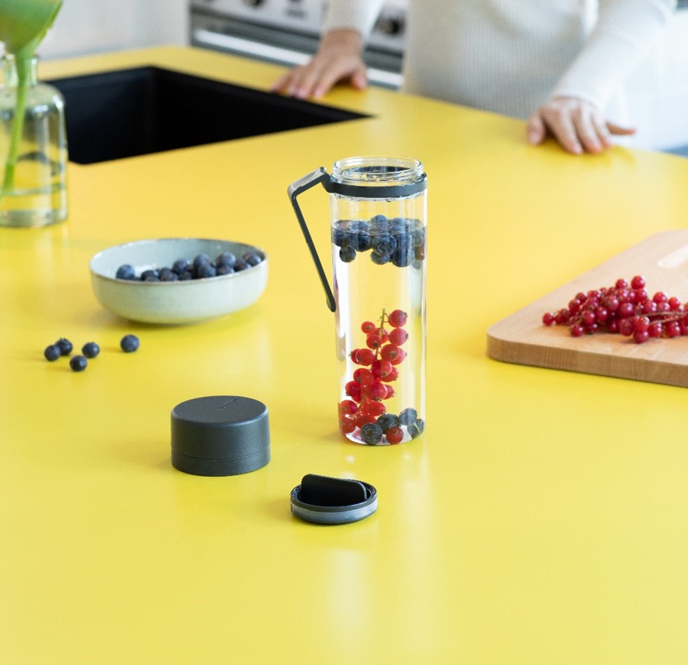 Brabantia’s Make & Take Water Bottle with Strainer - Housewares